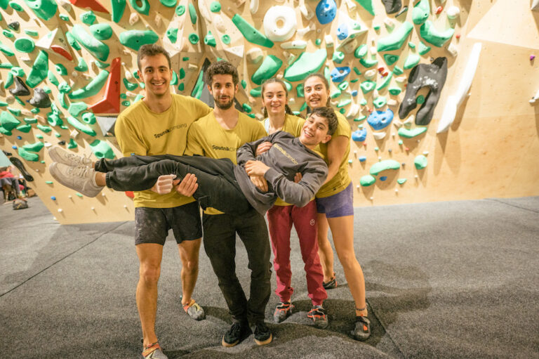 Sputnik Berango. Fiesta de Inauguración – El Cohete